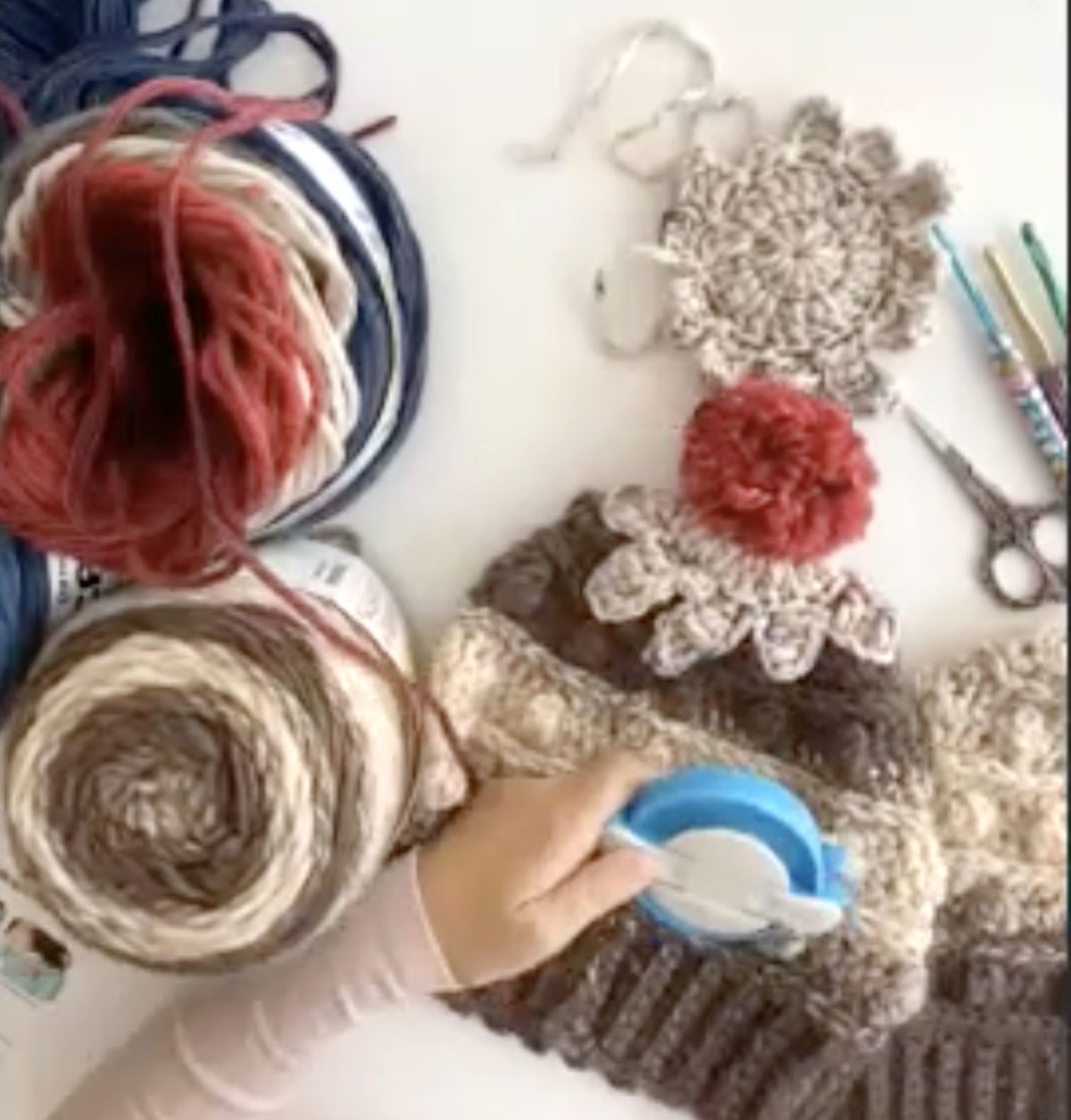 Crochet Icing on the Cupcake Hat - Repeat Crafter Me
