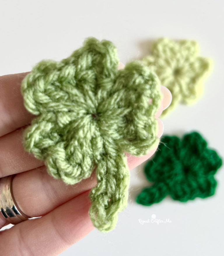 Tiny Crochet Shamrock - Repeat Crafter Me