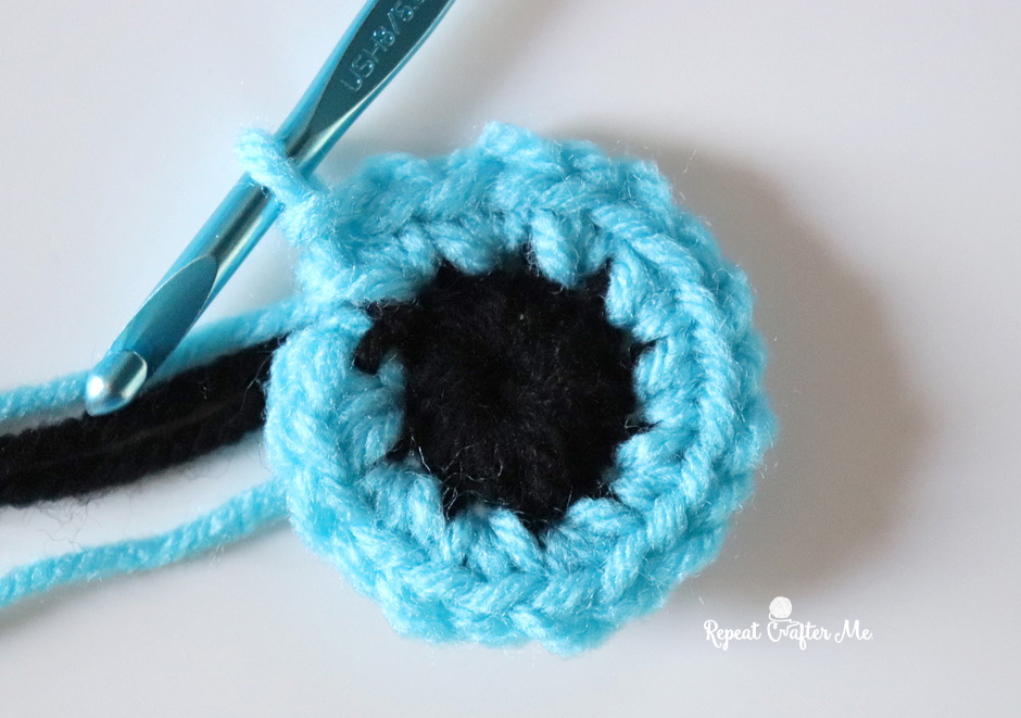 Crochet Cartoon Eyes - Repeat Crafter Me