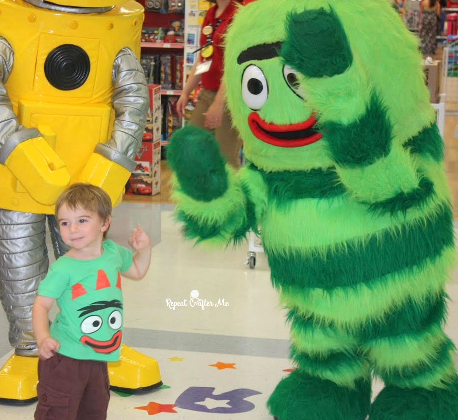 Yo Gabba Gabba! AmiguruME Crochet Kit with Crafty Is Cool - Repeat ...