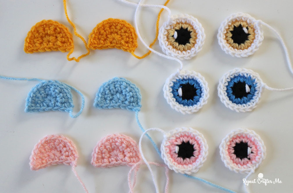 Sleepy Crochet Cartoon Eyes - Repeat Crafter Me